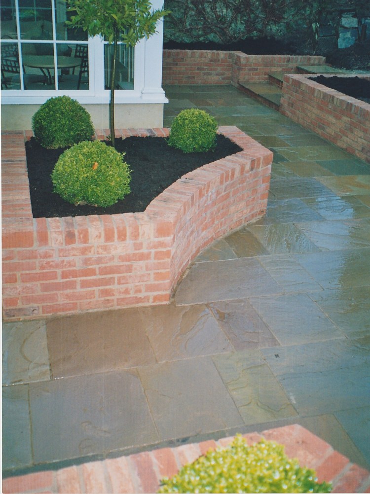 Raised Brick Planters – Curved Corners Without Specials - The Landscape ...