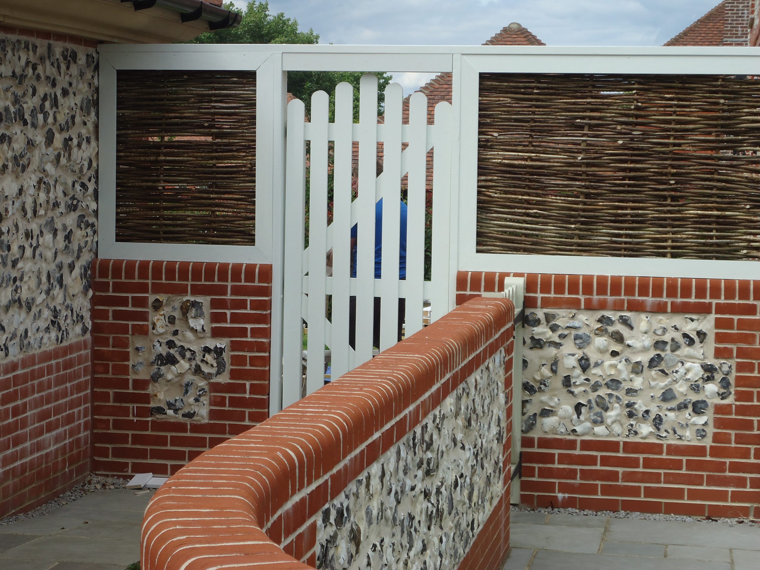 Bespoke Screen Fencing - The Landscape Library